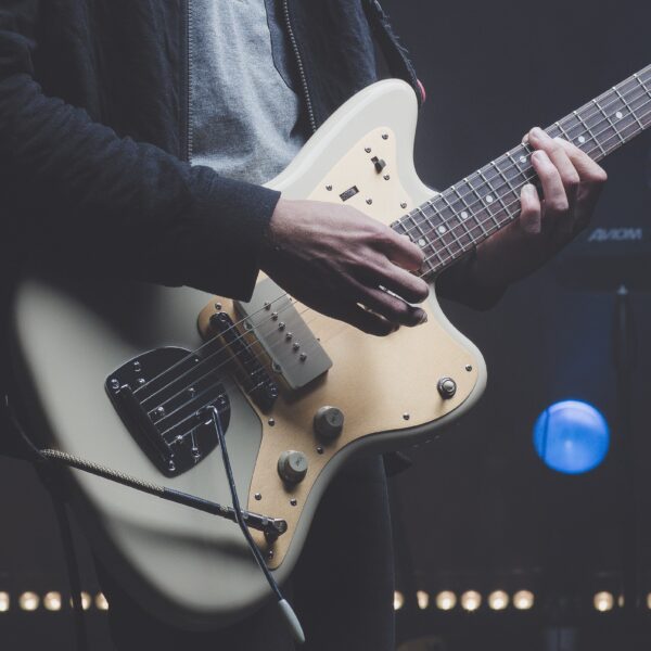 F-Dur-Akkord auf der Gitarre lernen | Gitarrat